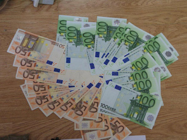 Policijska uprava splitsko-dalmatinska - Sumnjiči se za Pranje novca
